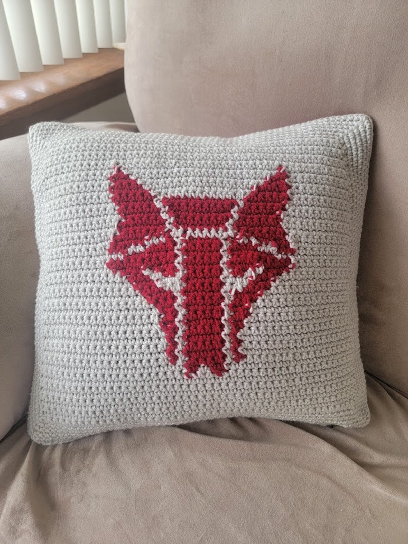 Crochet Red Rising Howler Logo Graph Pattern - Etsy