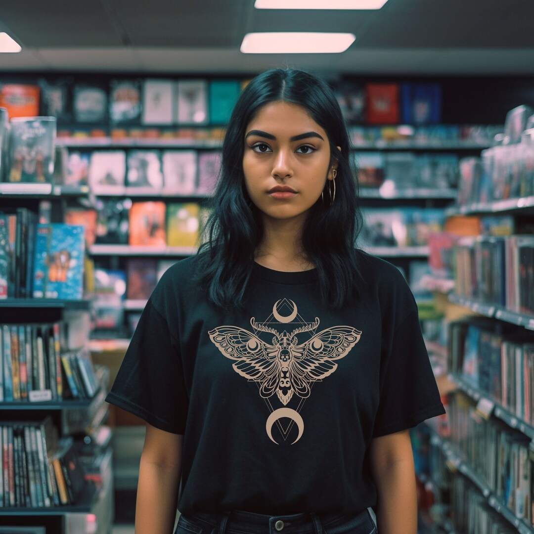 Unisex Death Moth Shirt, Hippie Death Moth Shirt, Goth Moth Shirt - Etsy