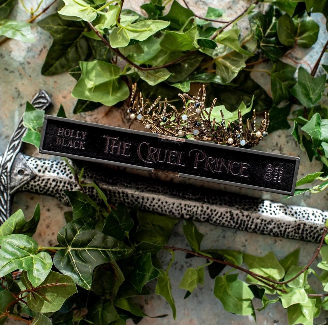 The Cruel Prince Collector's Edition Hardcover: Velvet Cover, Ribbon ...