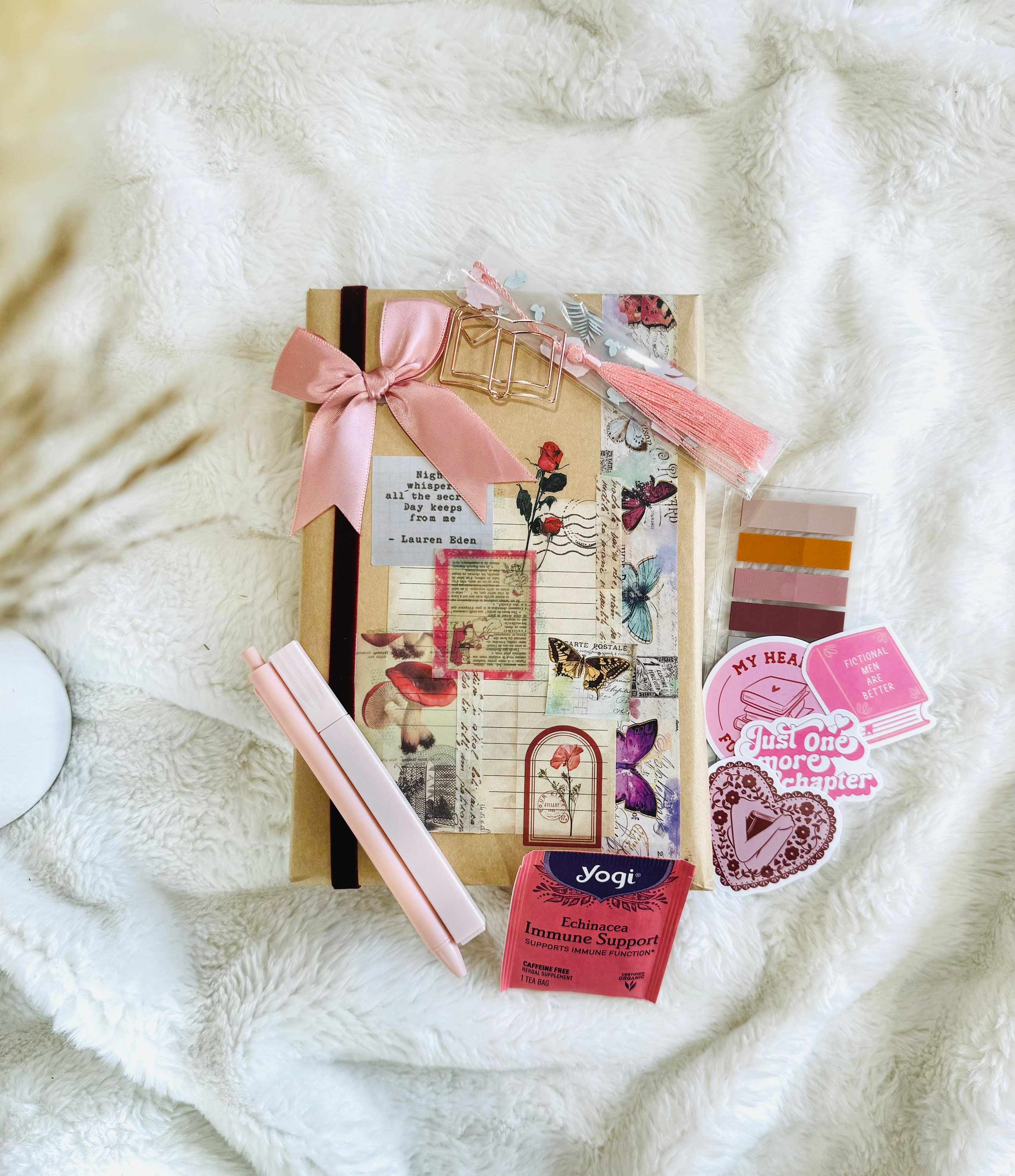 Blind Date With a Book Gift Set: Surprise Romantasy Book Box - Etsy