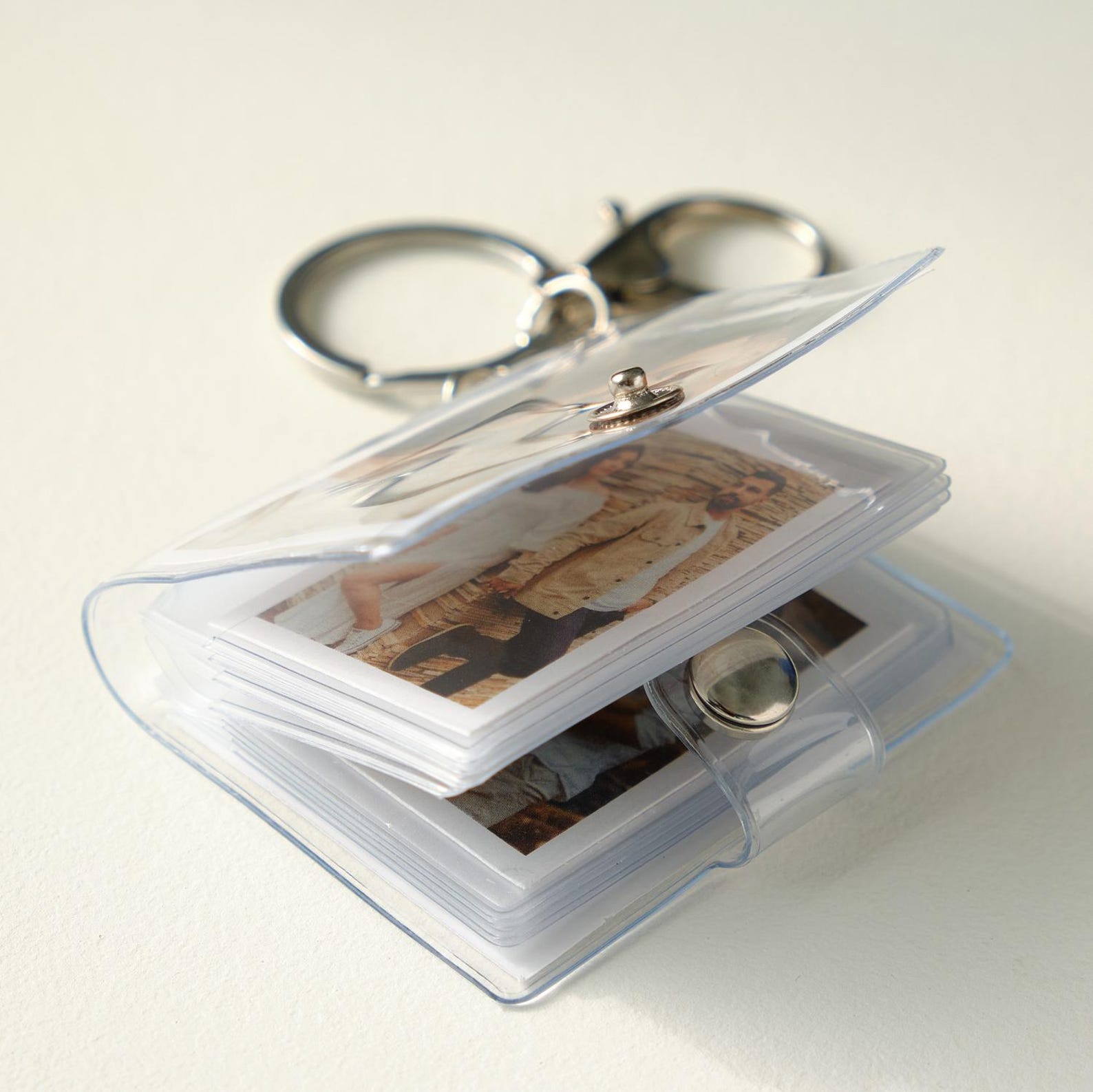 Mini Photo Album Keychain With 16 Photos, Glitter/transparent Cover ...