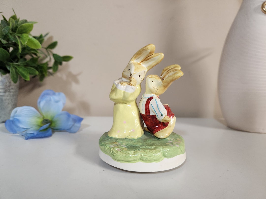 Vintage Japan Music Box Bunny Rabbit Couple Kissing Cheek Blushing ...