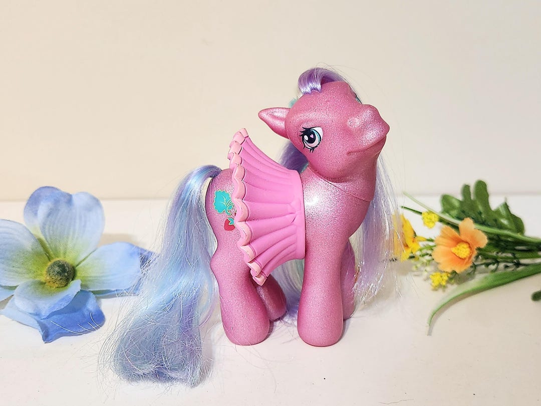 My Little Pony G3 Sweetberry W Skirt/outfit Accessory-strawberry ...
