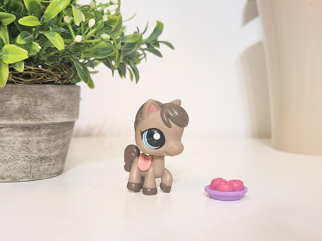 LPS #1776 Horse Pony Gray/charcoal Pink Saddle-apples/food Accessory ...