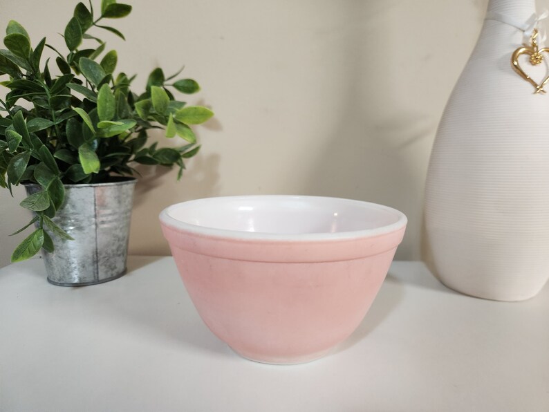 Vintage Pink PYREX 401 Mixing Bowl 1950s Kitchen Farmhouse Kitchen ...
