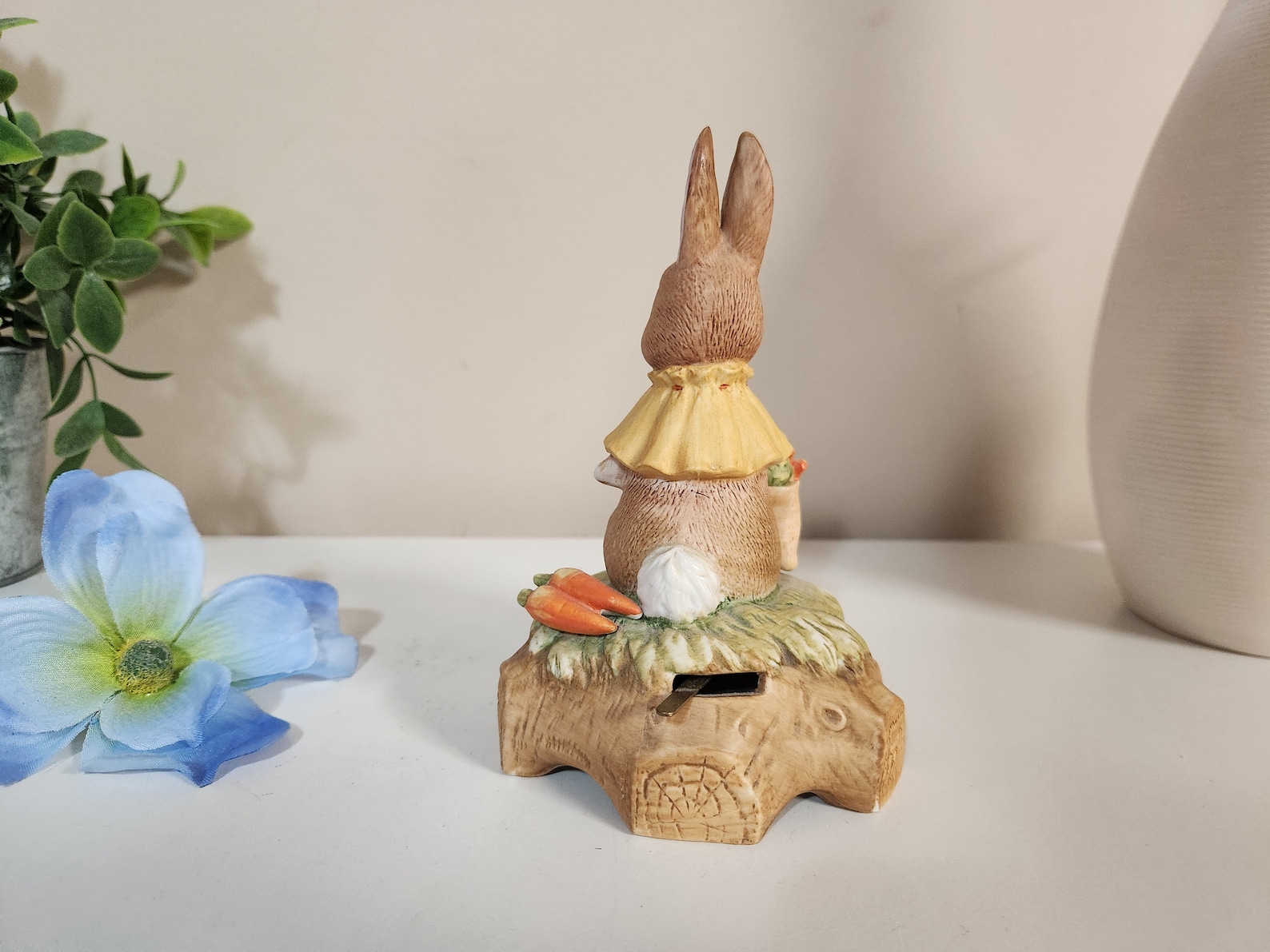 Vintage Lefton Stoneware Music Box Bunny Rabbit W/ Bag of Carrots ...
