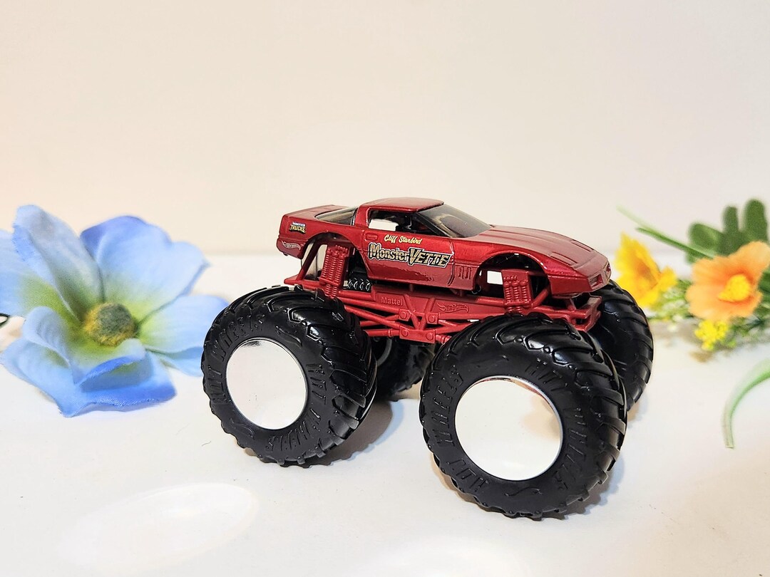 Hot Wheels Monster Jam Vette 4x4 Lifted Cliff Starboard Red Car 1:64 ...