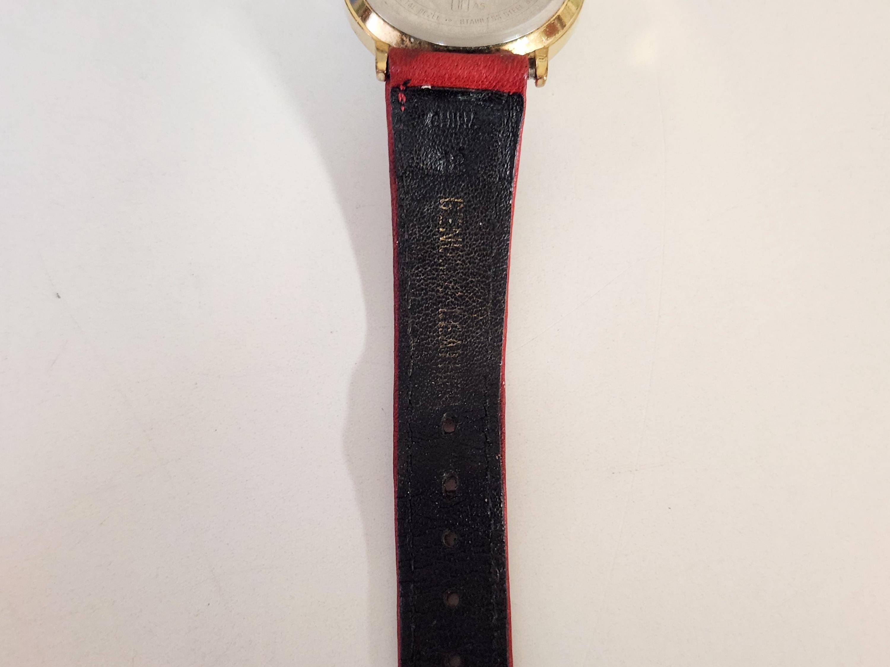 Vintage Retro Timex Watch Red Genuine Leather Large Round Gold-tone ...