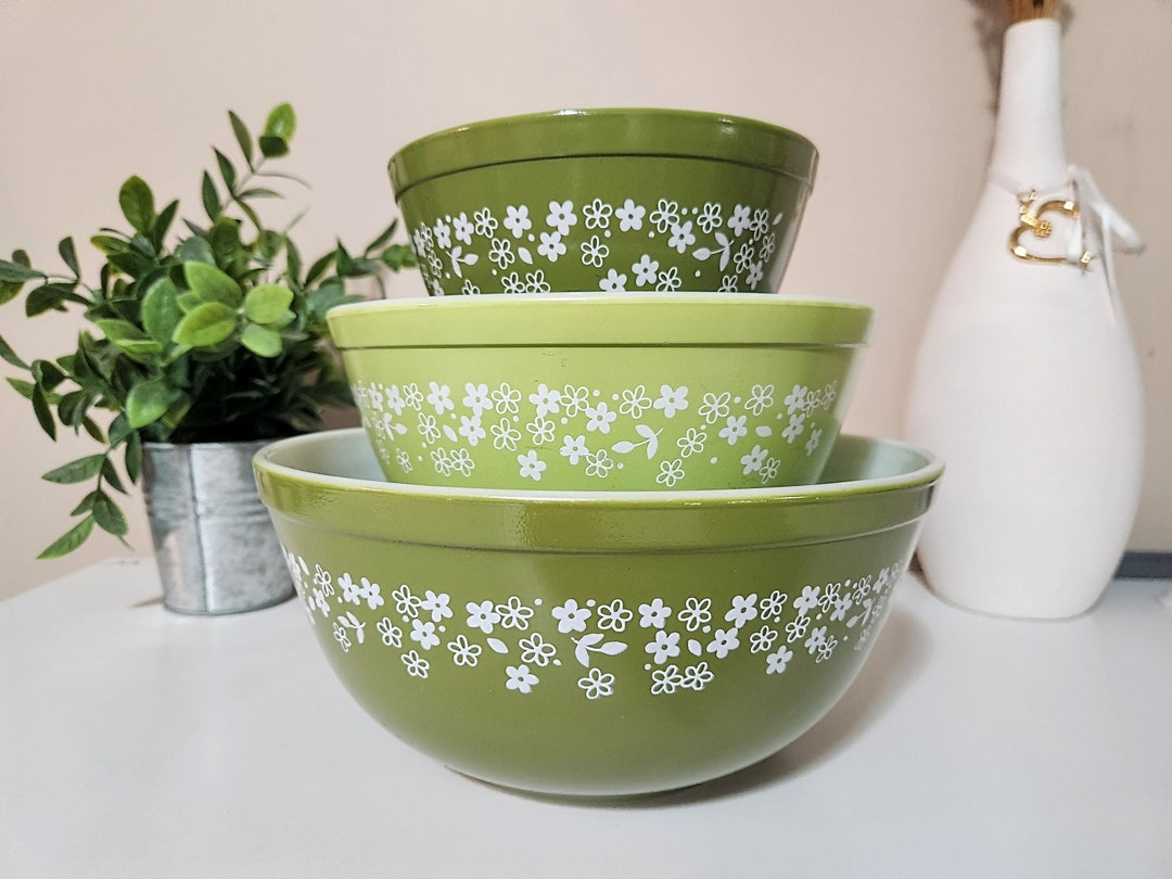 Vintage Pyrex Spring Blossom Mixing Bowl Set Crazy Daisy Mixing Bowls ...