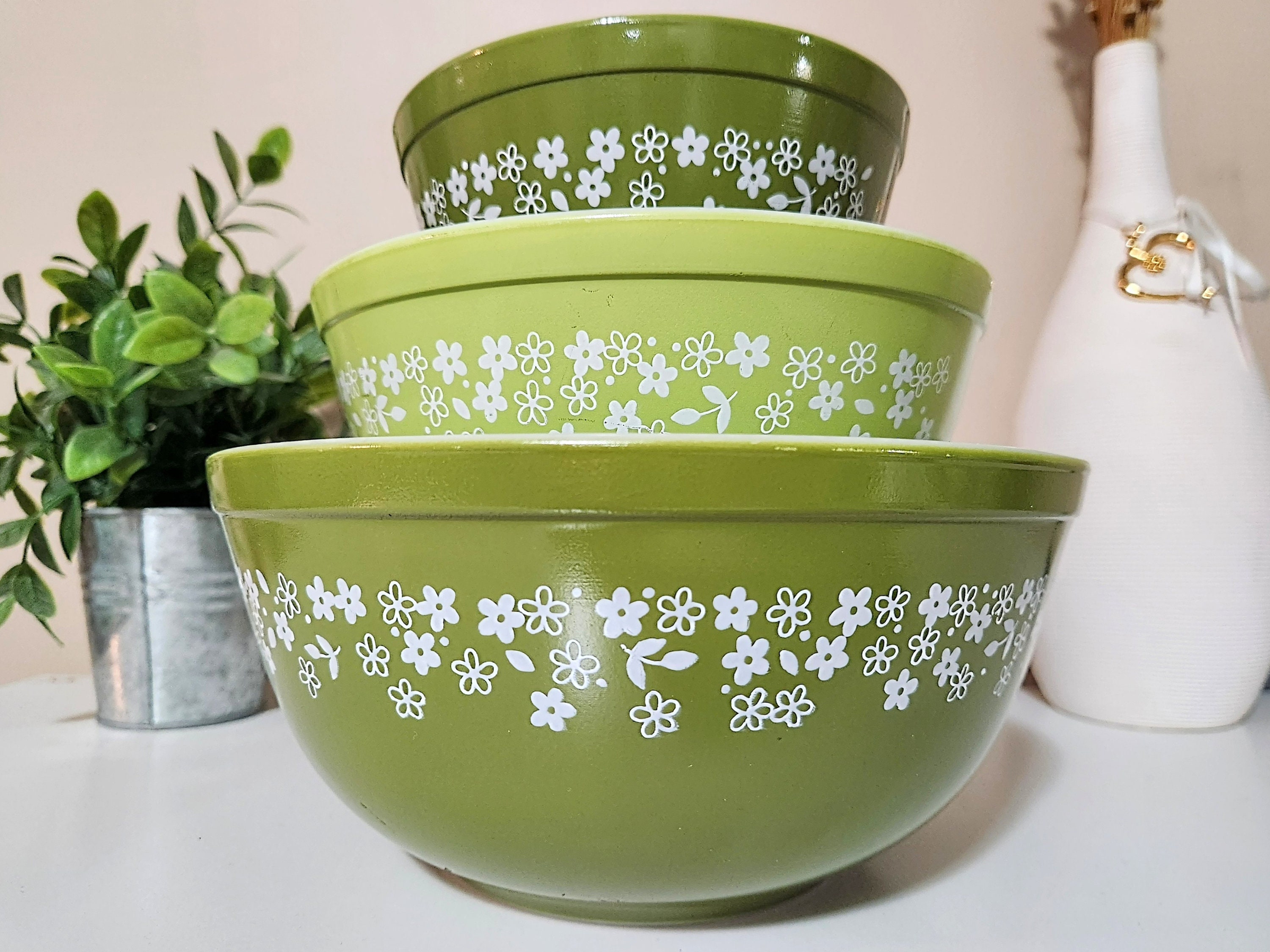Vintage Pyrex Spring Blossom Mixing Bowl Set Crazy Daisy Mixing Bowls ...