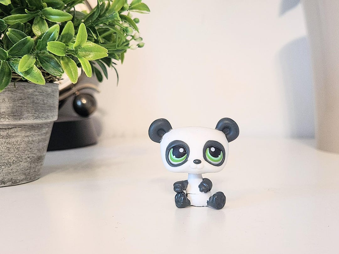 Littlest Pet Shop Panda #250 Dark Grey/black and White Panda Bear Green ...