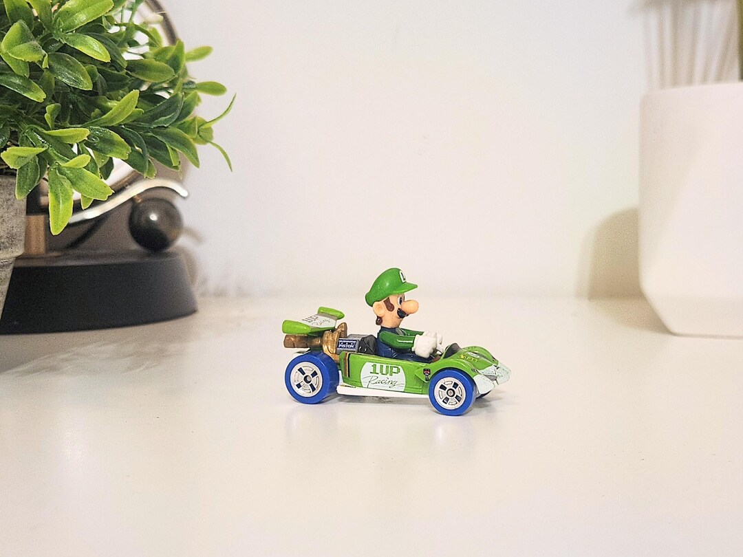 Hot Wheels Luigi Nintendo Circuit Super Mario Special 1-up Green Loose ...