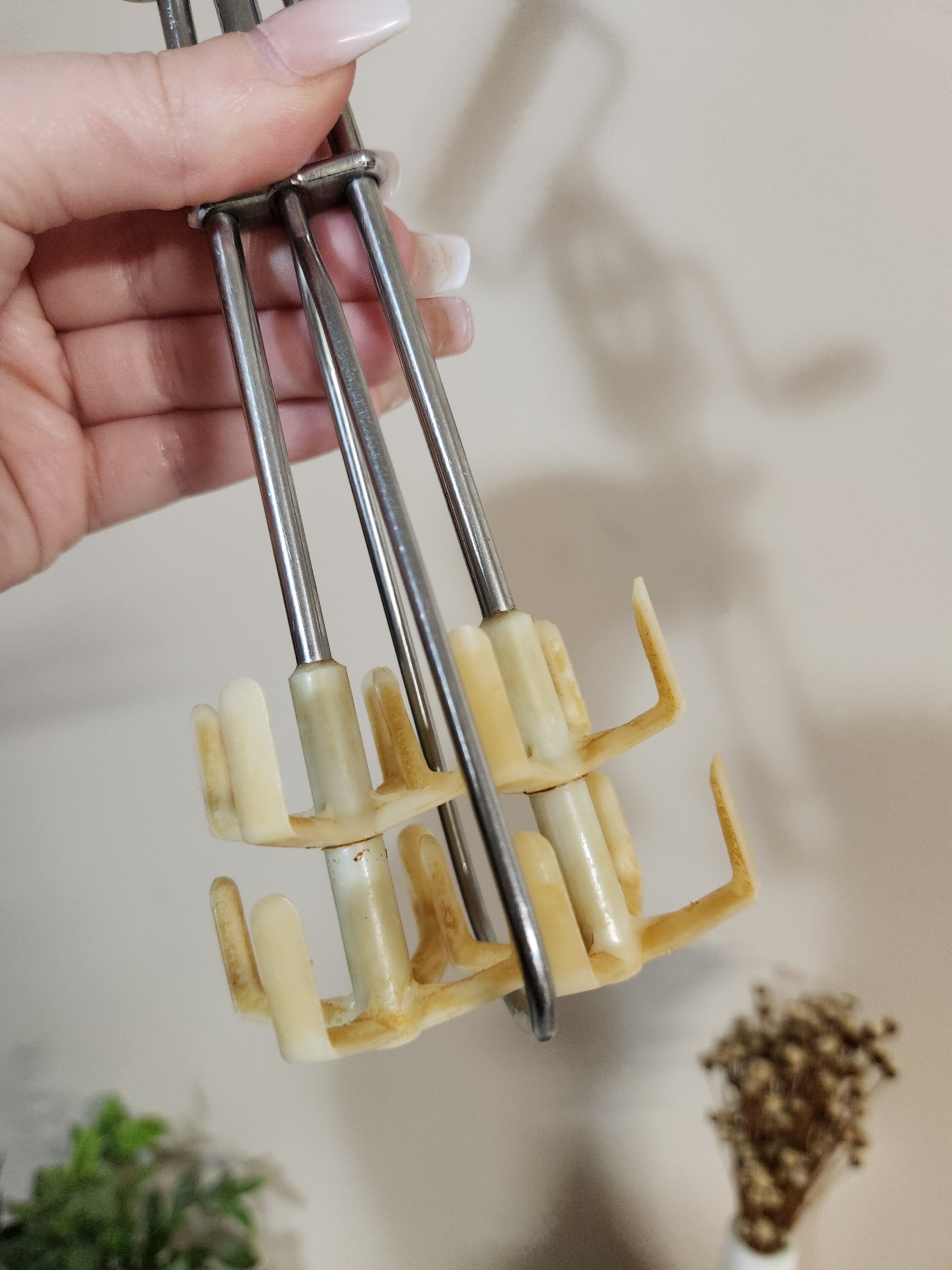 Rare Vintage 1950s Maynard Egg Beater Hand Mixer Kitchen Utensil Pink ...