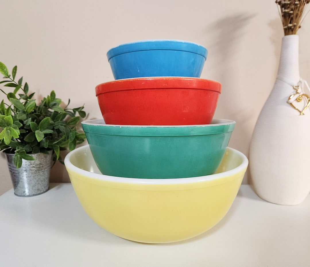 Vintage Pyrex Primary Colors Mixing Bowl Set - Yellow Green Red Blue - Etsy