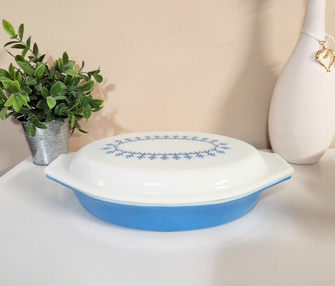 Vintage Pyrex Snowflake Blue Garland Divided Casserole With Cover/lid ...