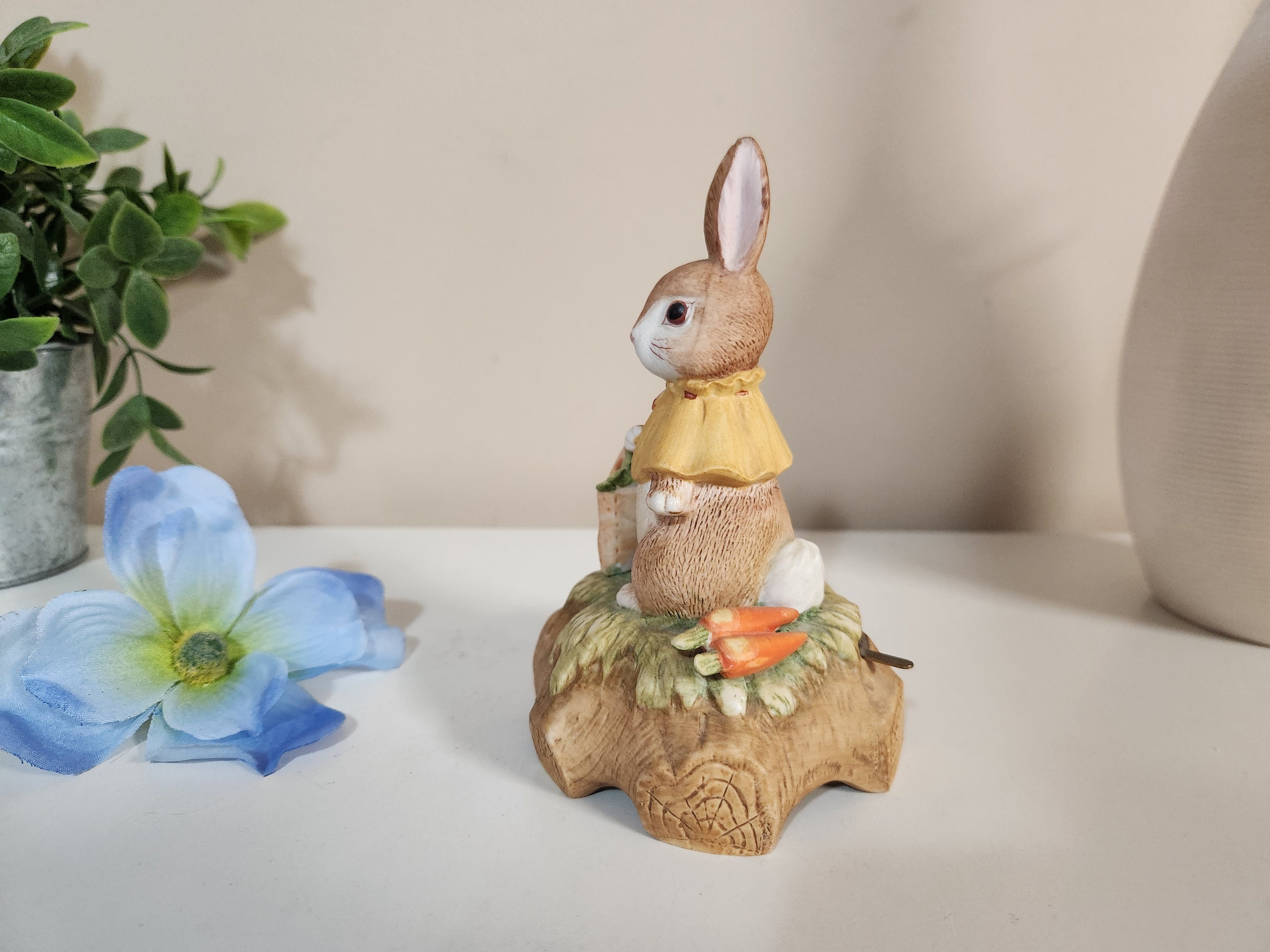 Vintage Lefton Stoneware Music Box Bunny Rabbit W/ Bag of Carrots ...