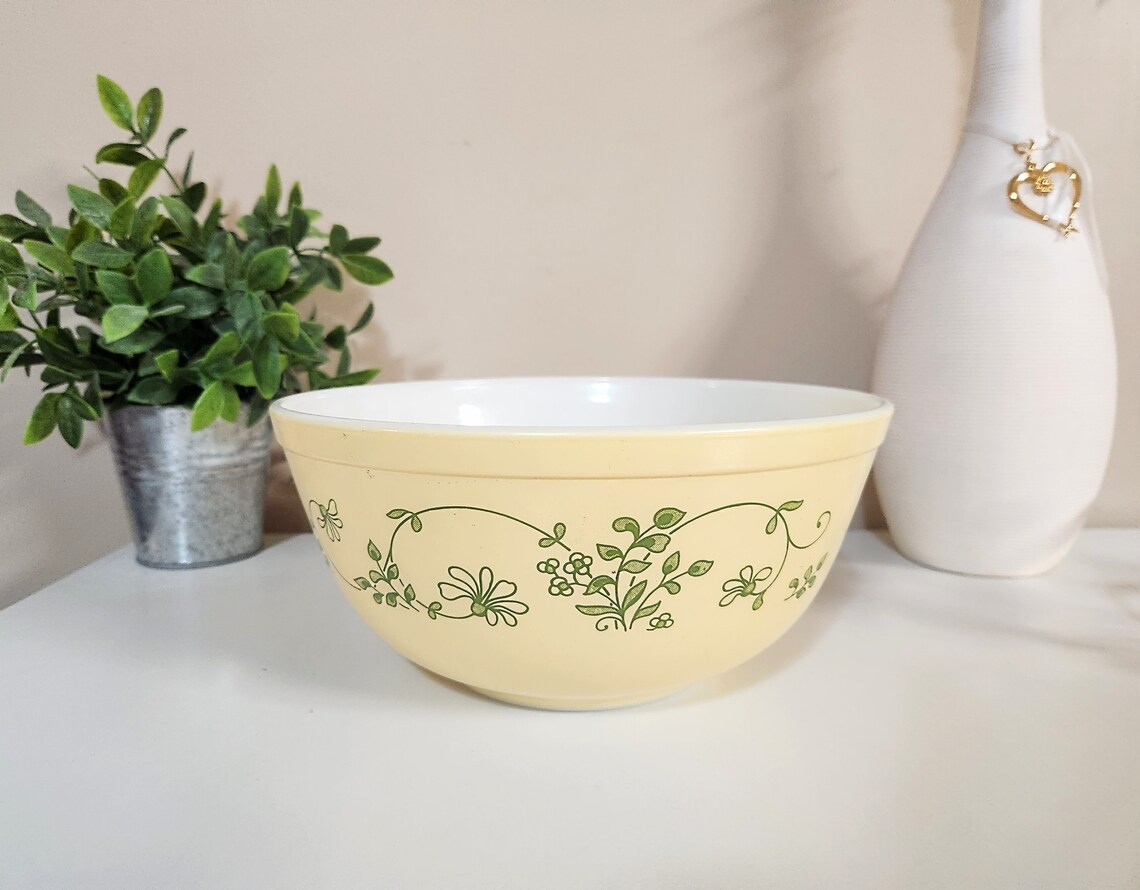 Vintage Pyrex Shenandoah 403 Mixing Bowl 1980s Nesting Bowl Yellow ...