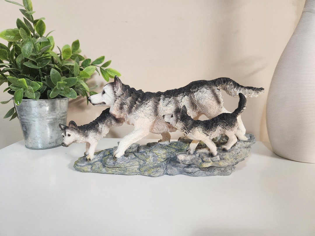 Large Resin Wolf Statue / Figurine - Mom and Pups - 11" - Etsy