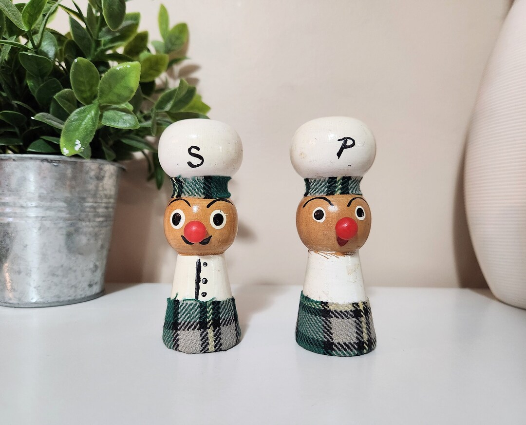 Vintage Wood Chef Salt & Pepper Shakers - Scotland Scottish Men | Kilt ...