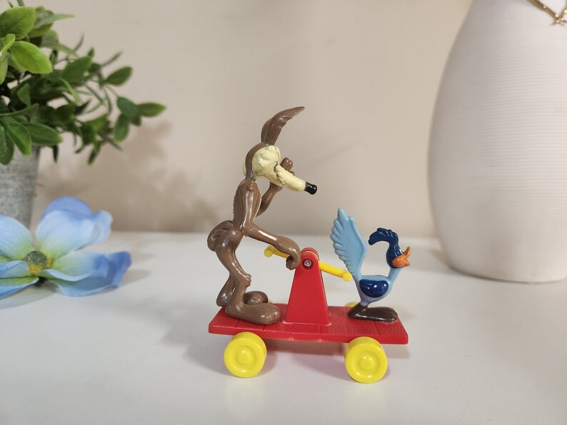 1989 Looney Tunes Wile E. Coyote & Roadrunner Train Handcar Railroad ...