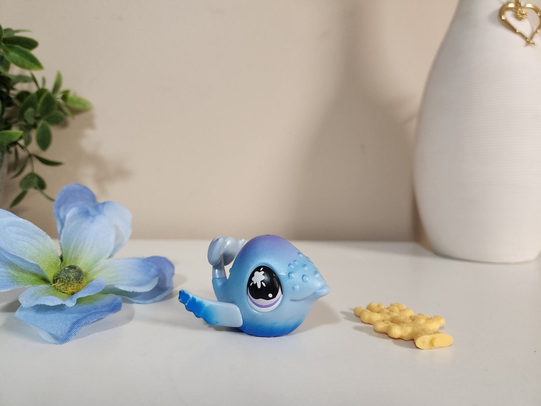 Littlest Pet Shop Whalefish #824 Blue Eyes Purple LPS Whale Fish With ...