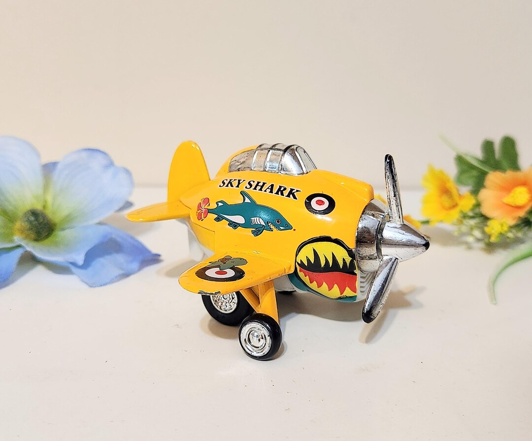 Pull Back Sky Shark Propeller Plane Toysmith Vehicle Rare Yellow Kids ...