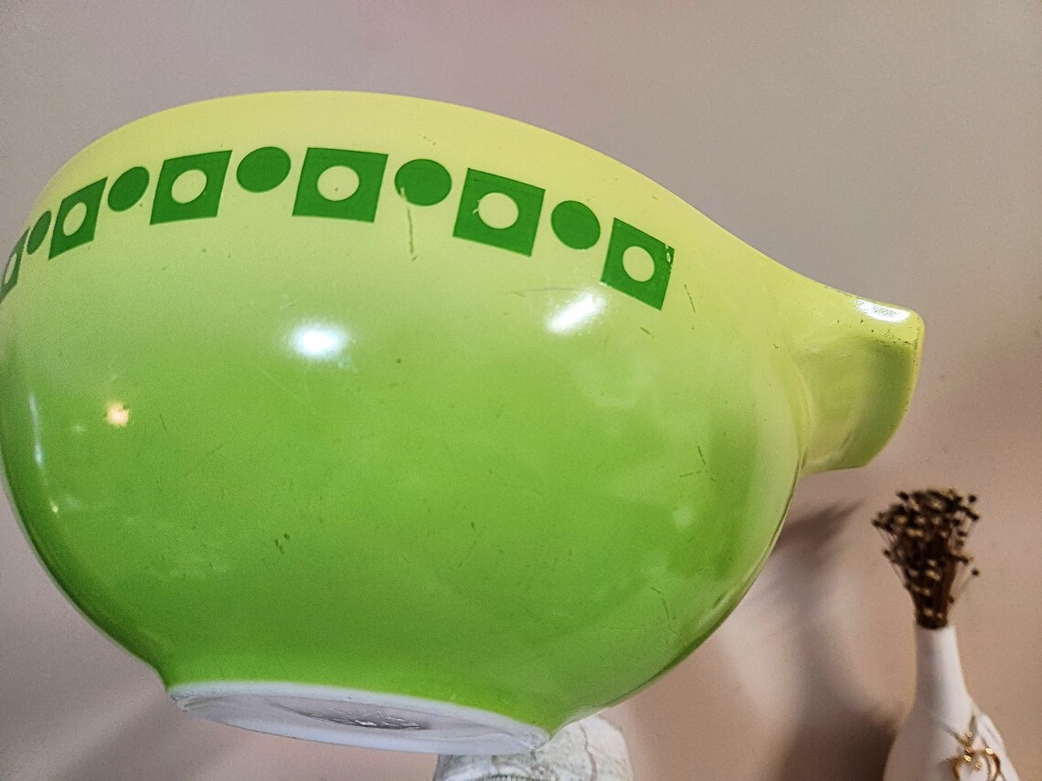 Vintage Pyrex Promotional Cinderella Green Dot & Square Large 4 Quart ...