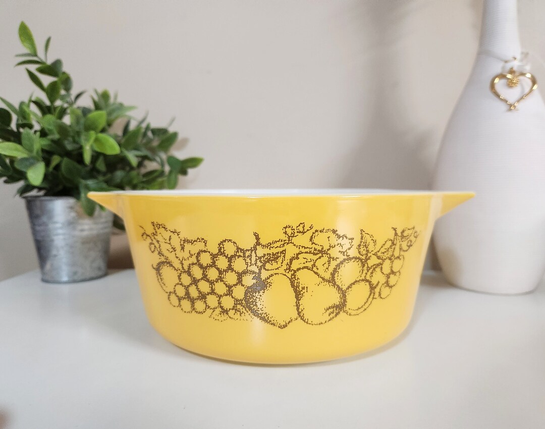 Pyrex Old Orchard Casserole 475-B Casserole Dish Vintage Yellow Pyrex ...