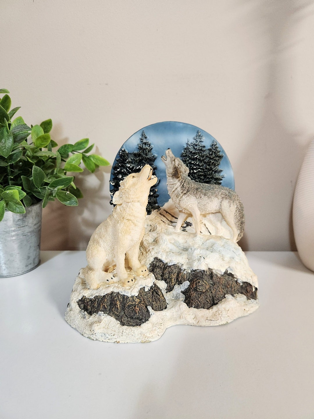 Large Vintage 3D Wolf Collectible Plate - Wolves Standing/sitting on ...