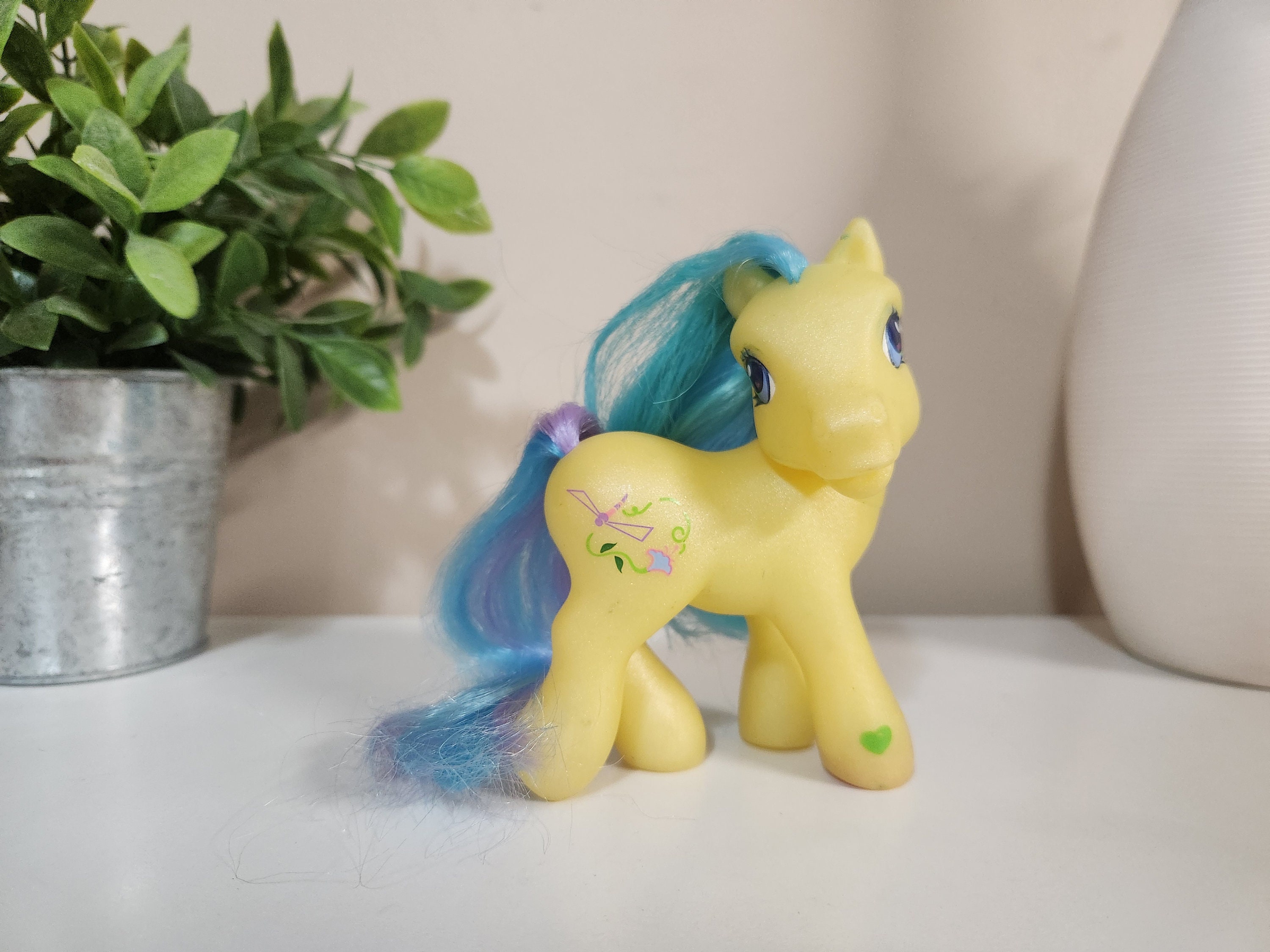 My Little Pony G3 Meadowbrook - 2002 MLP Dragonfly Cutie Mark Yellow ...