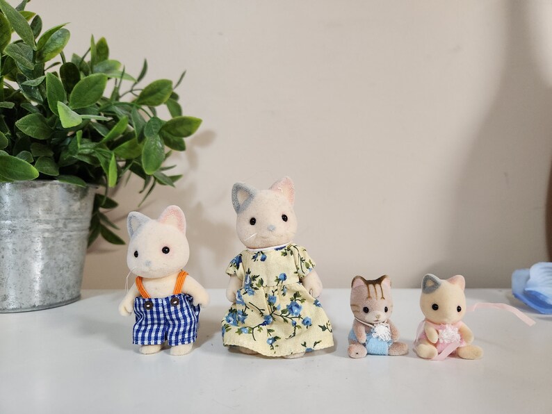 Familias Sylvanian VINTAGE Bigotes Gato Familia de Cuatro Critters ...