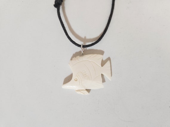 Vintage Inuit Carved Bovine Bone Fish Pendant Necklace - Gem
