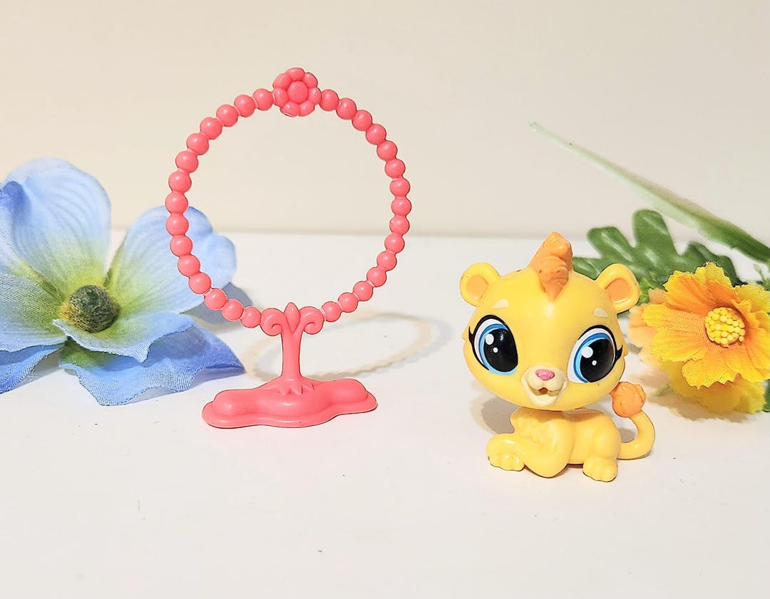 Littlest Pet Shop Lion #3897 Leona Gilbert W/ Pink Hoop Jump-lps ...