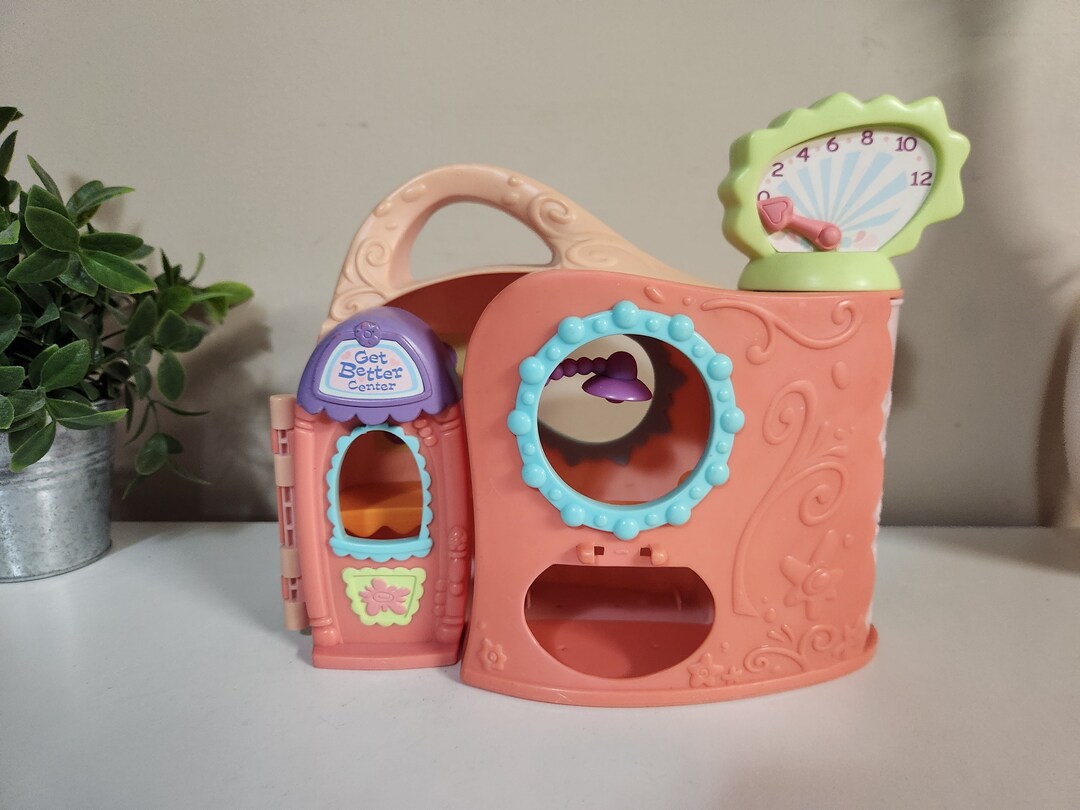 Littlest Pet Shop Get Better Center Vet Playset Play House 2005 Hasbro ...