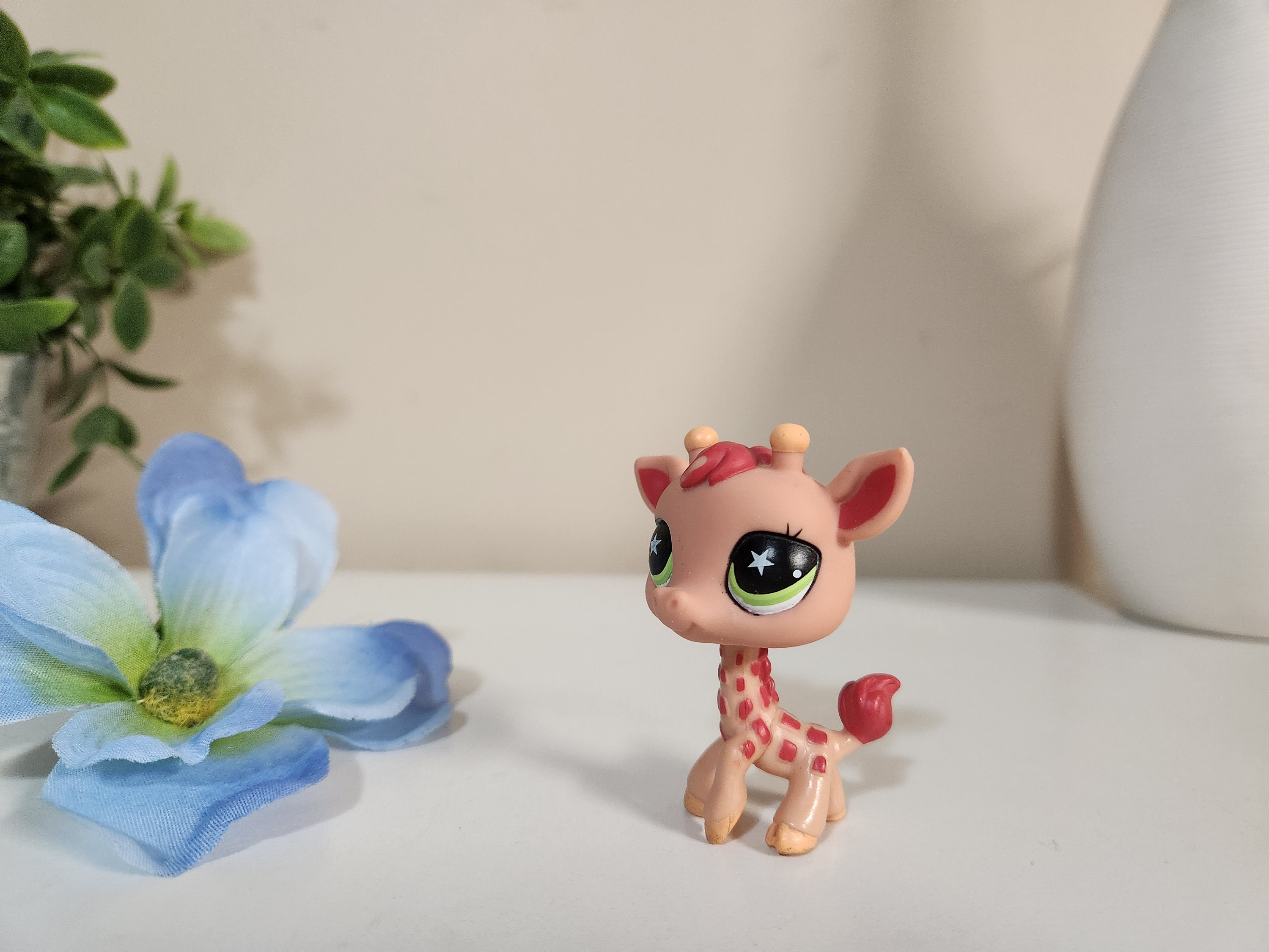 Littlest pet shop giraffe store