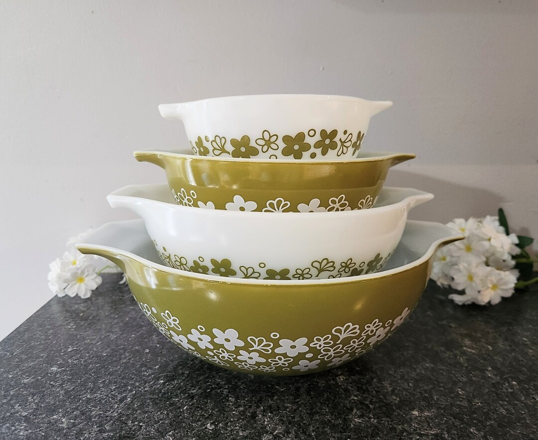 Vintage Pyrex Spring Blossom Pyrex Mixing Bowl Set Crazy Daisy ...