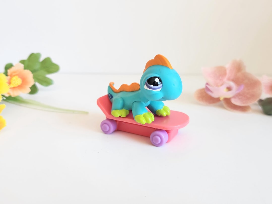 Littlest Pet Shop Skateboarding Iguana #2347-blue/green Orange Lizard ...