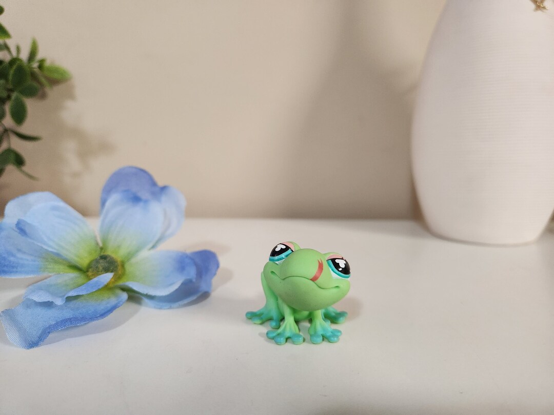 Littlest Pet Shop #1214 Frog W/ Eyelashes, Speckled / Spots With Tongue ...