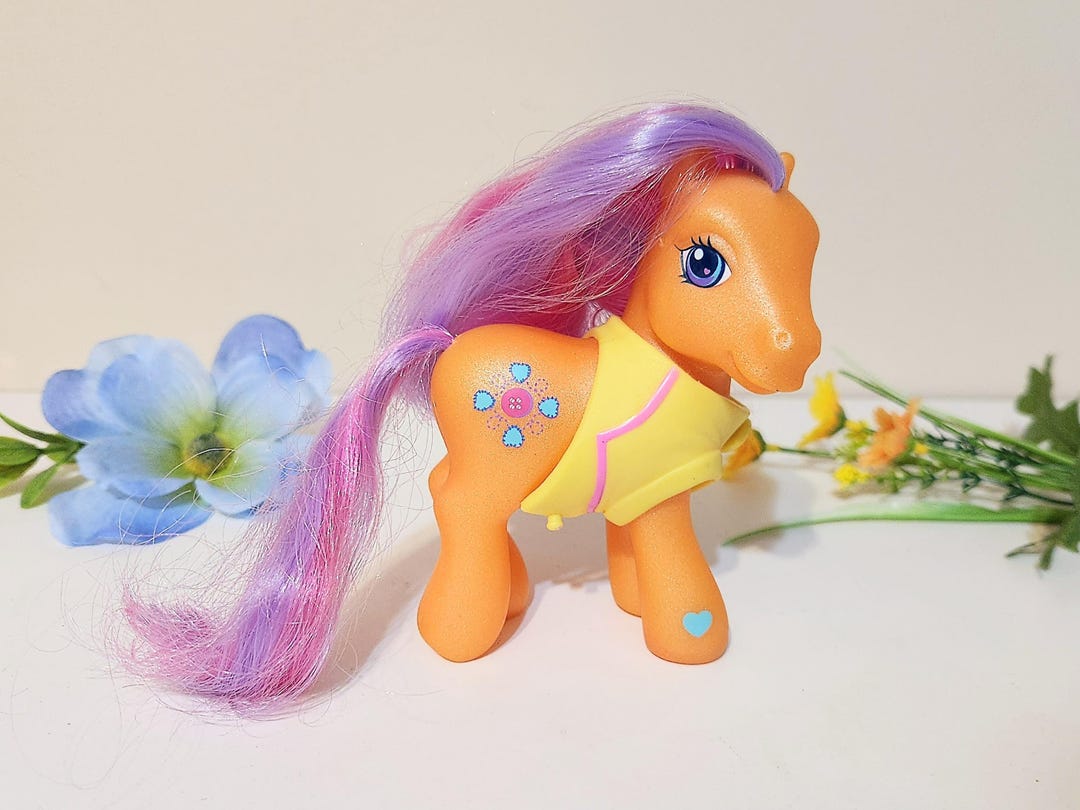 Vintage My Little Pony Sew & so Button Heart Cutie Mark W Yellow Shirt ...