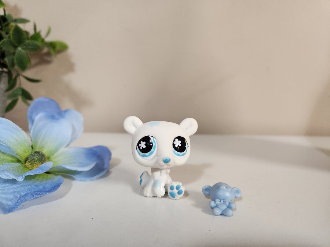 Littlest Pet Shop #647 Ice Blue Polar Bear With Toy Teddy Bear ...