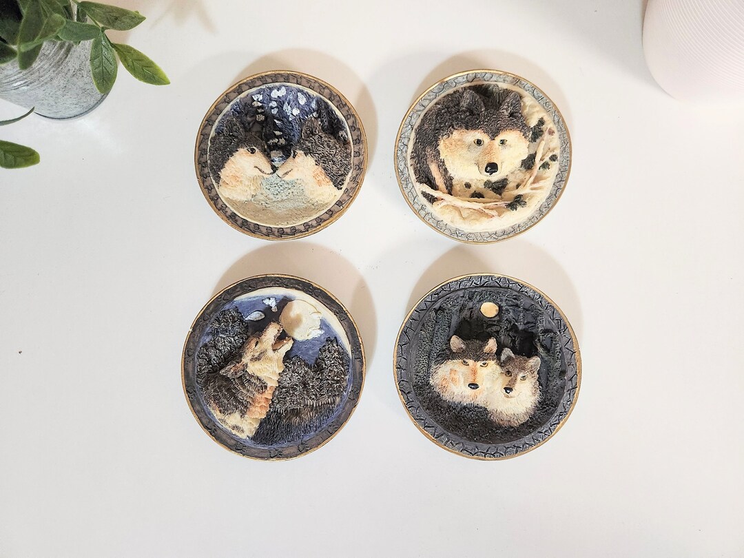 Vintage 3D Wolf Collector Plate Set of 4 | Wolves Howling | Touching ...