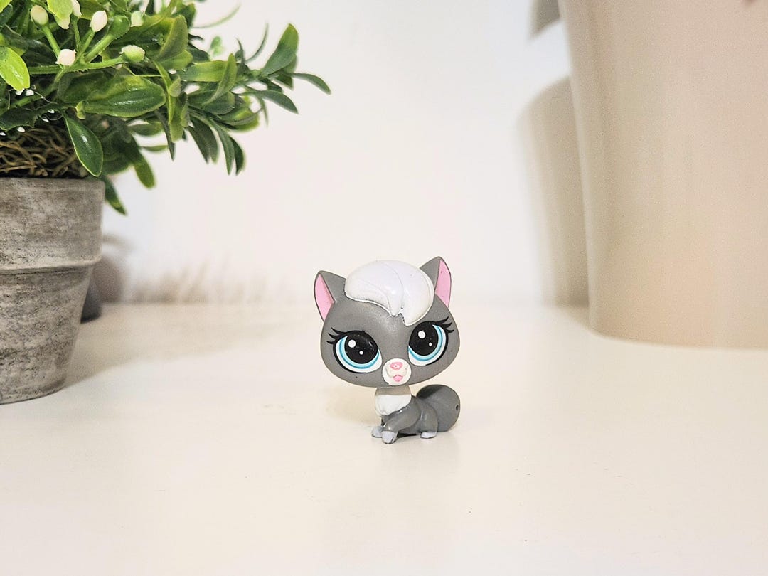 LPS Cat #124 Cloudy Coalson Gray White Kitten Blue Eyes Authentic ...