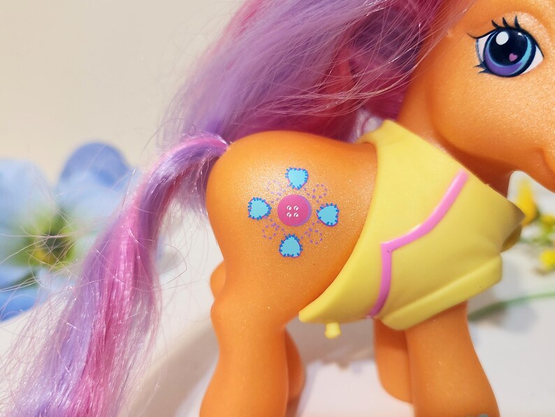 Vintage My Little Pony Sew & so Button Heart Cutie Mark W Yellow Shirt ...