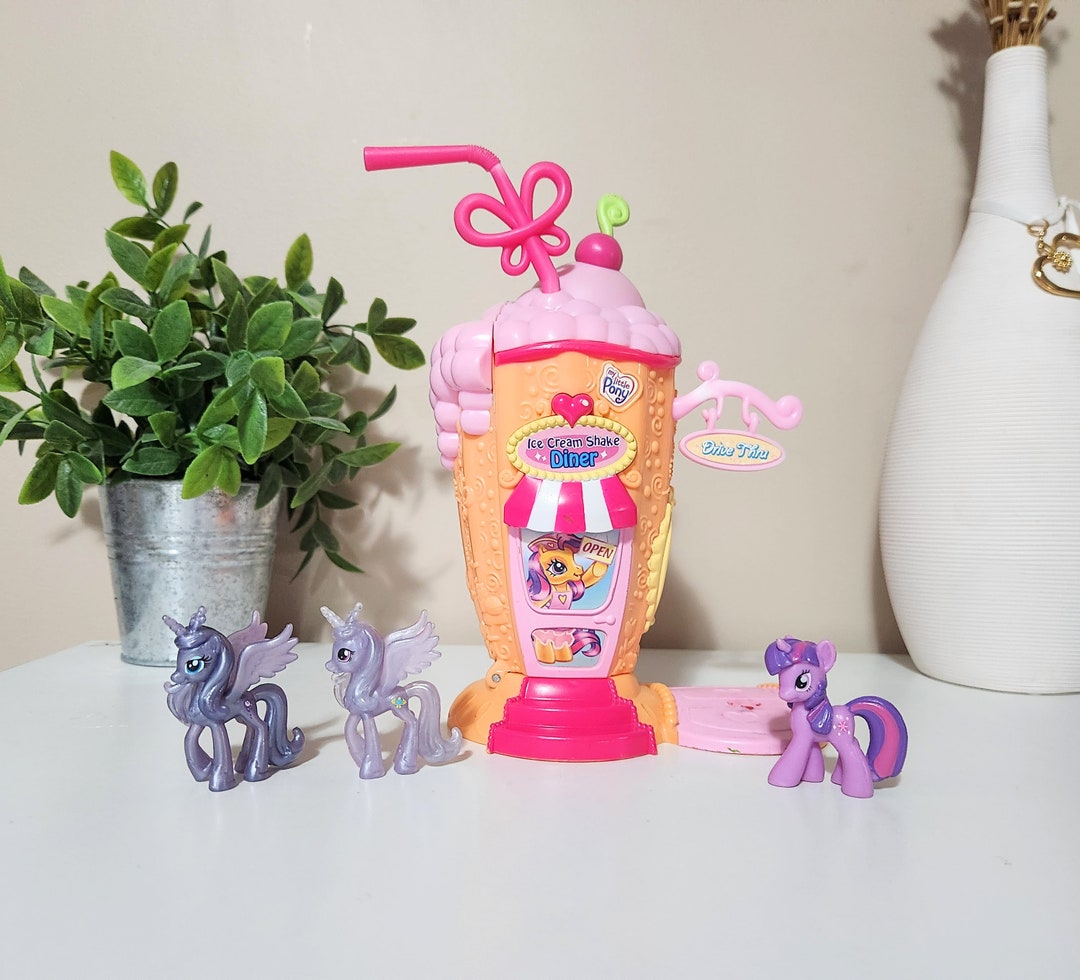 My Little Pony Ponyville Ice Cream Shake Diner Playset Mini Figures ...