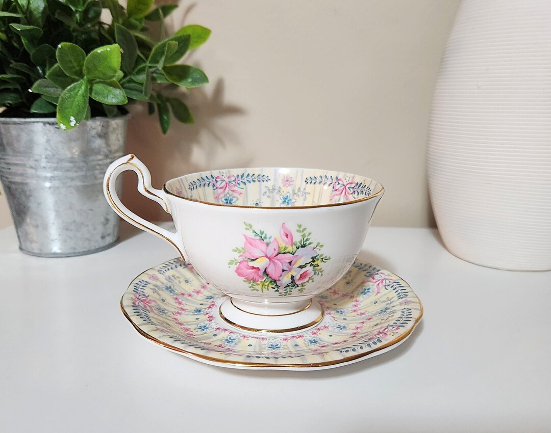 Royal Bridal Gown Teacup , Queen Anne Tea Cup , Ribbon Tea Cup ...