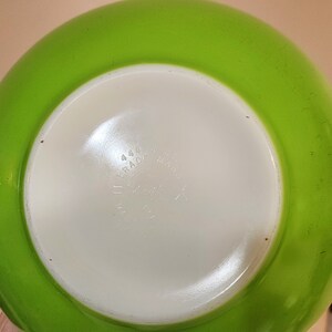 Vintage Pyrex Promotional Cinderella Green Dot & Square Large 4 Quart ...