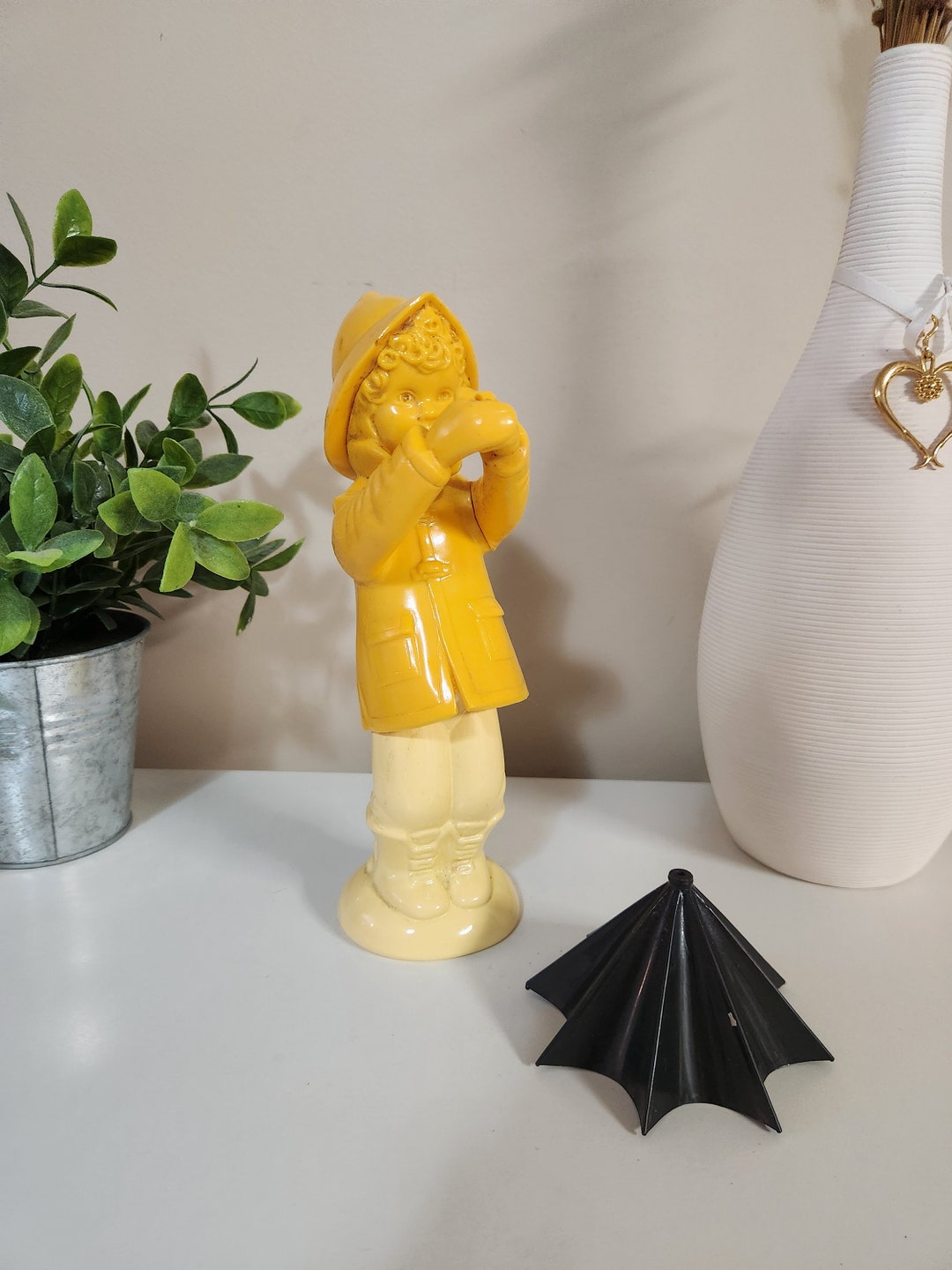 Vintage 1979 Avon TUG-A-BRELLA Cologne Bottle - Boy in Rain/yellow ...