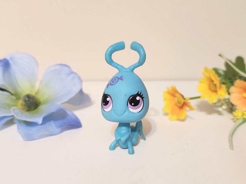 Littlest Pet Shop Rare Cricket Grasshopper #3319 Blue W/ Purple Eyes ...