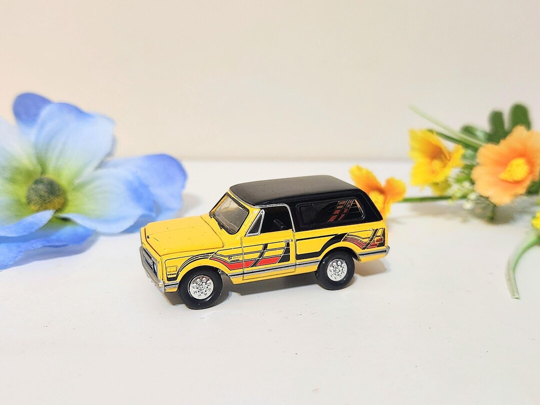 1969 Chevrolet Blazer Boondocker Johnny Lightning Classic Plastic ...