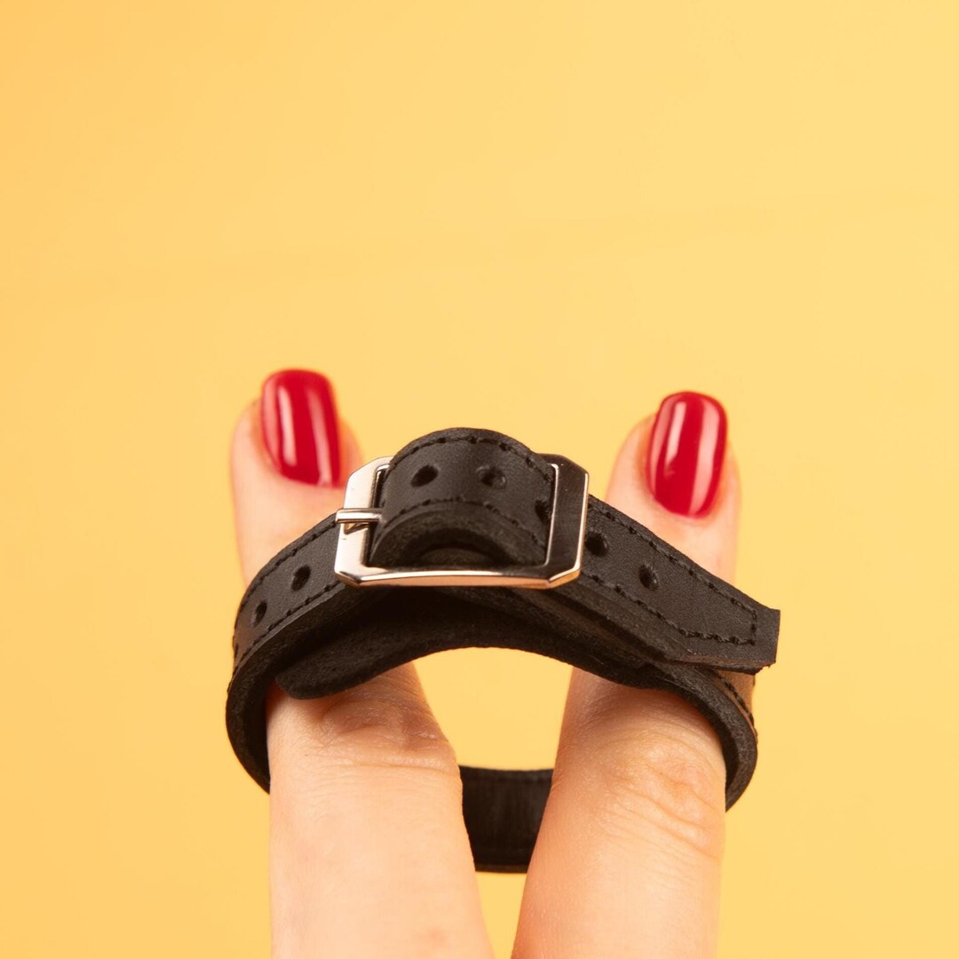 Premium Black Leather Support Ring for Men Universal Adjustable Size ...